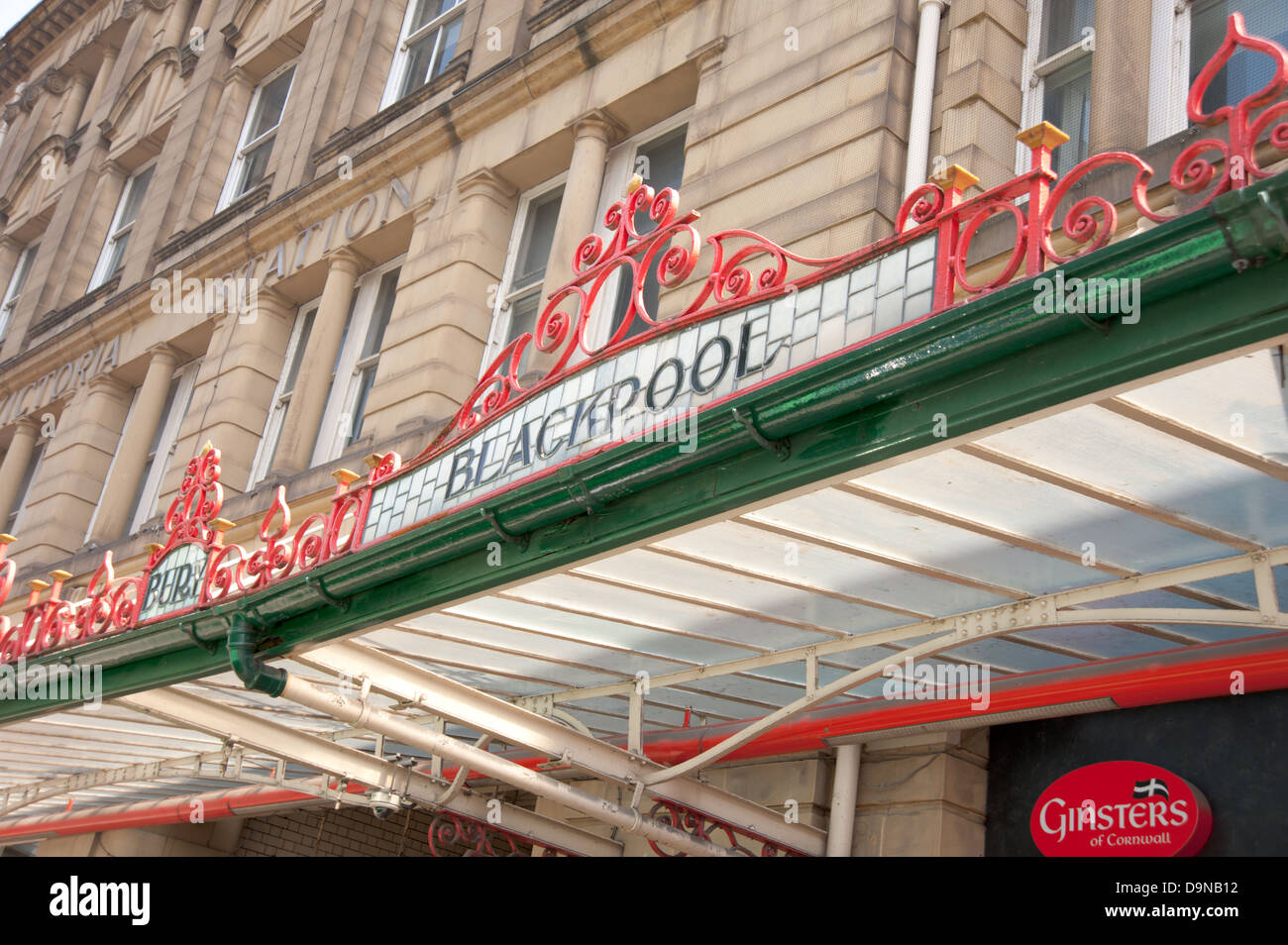 Manchester victoria station hi-res stock photography and images - Alamy