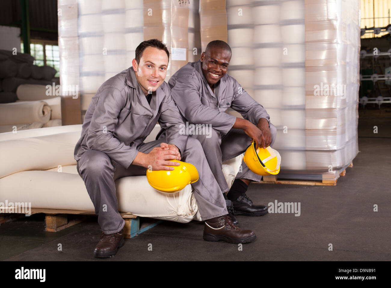 Factory workers hi-res stock photography and images - Alamy