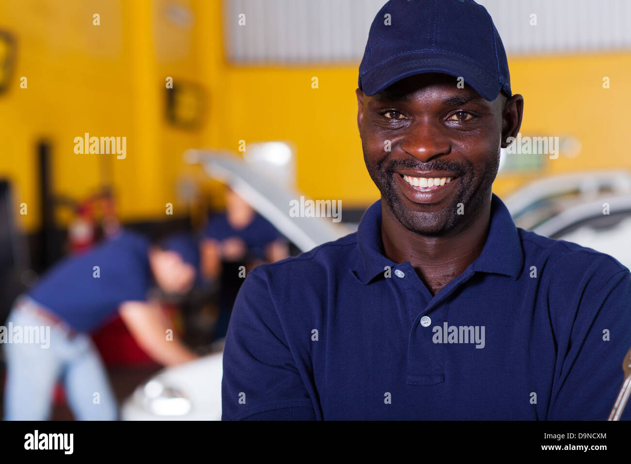 African american auto mechanic hi-res stock photography and images - Alamy