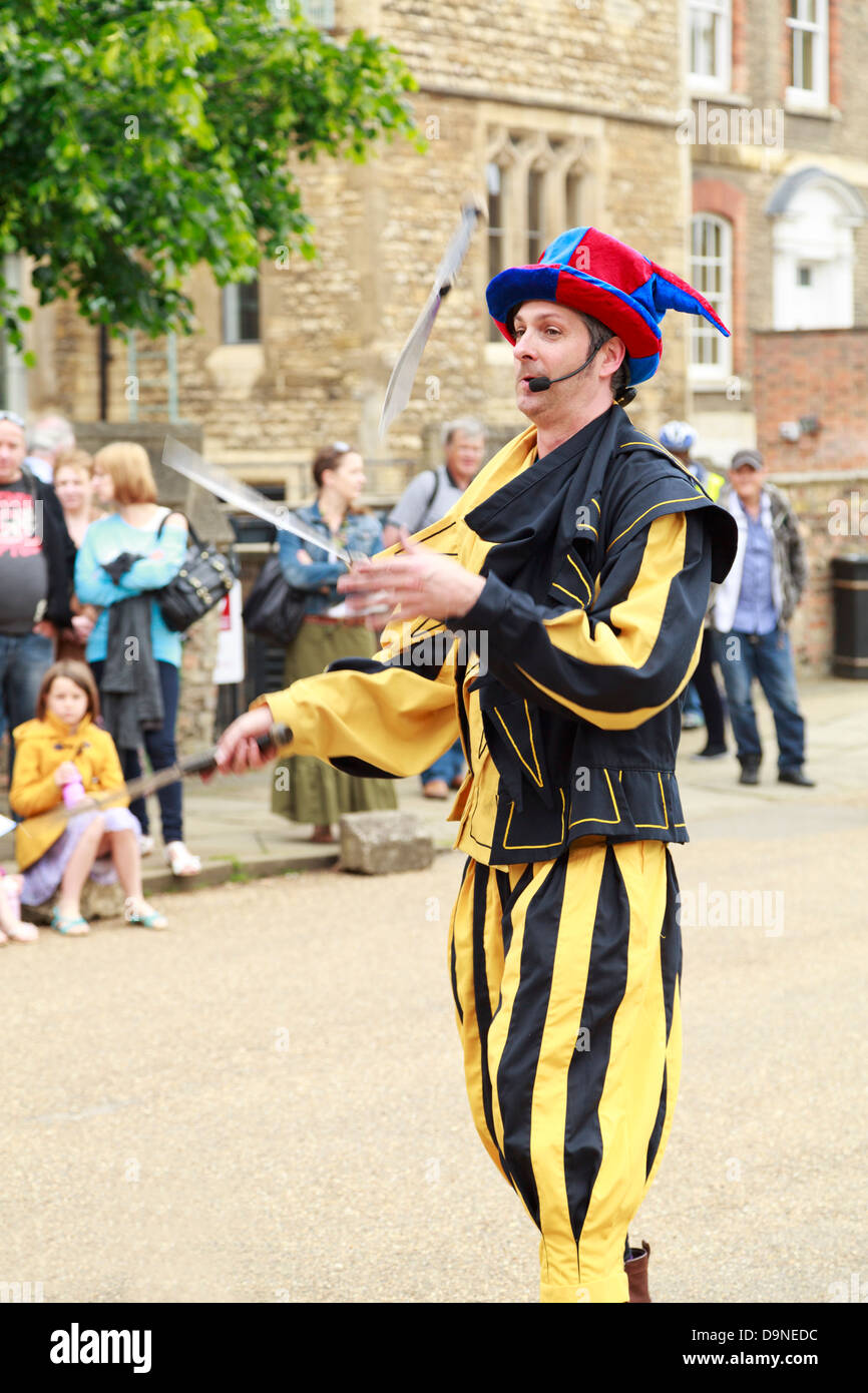 Knife juggling hi-res stock photography and images - Alamy
