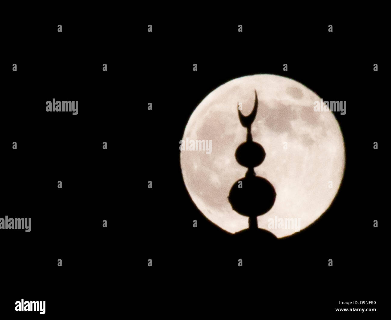 Crescent symbolism hi-res stock photography and images - Alamy