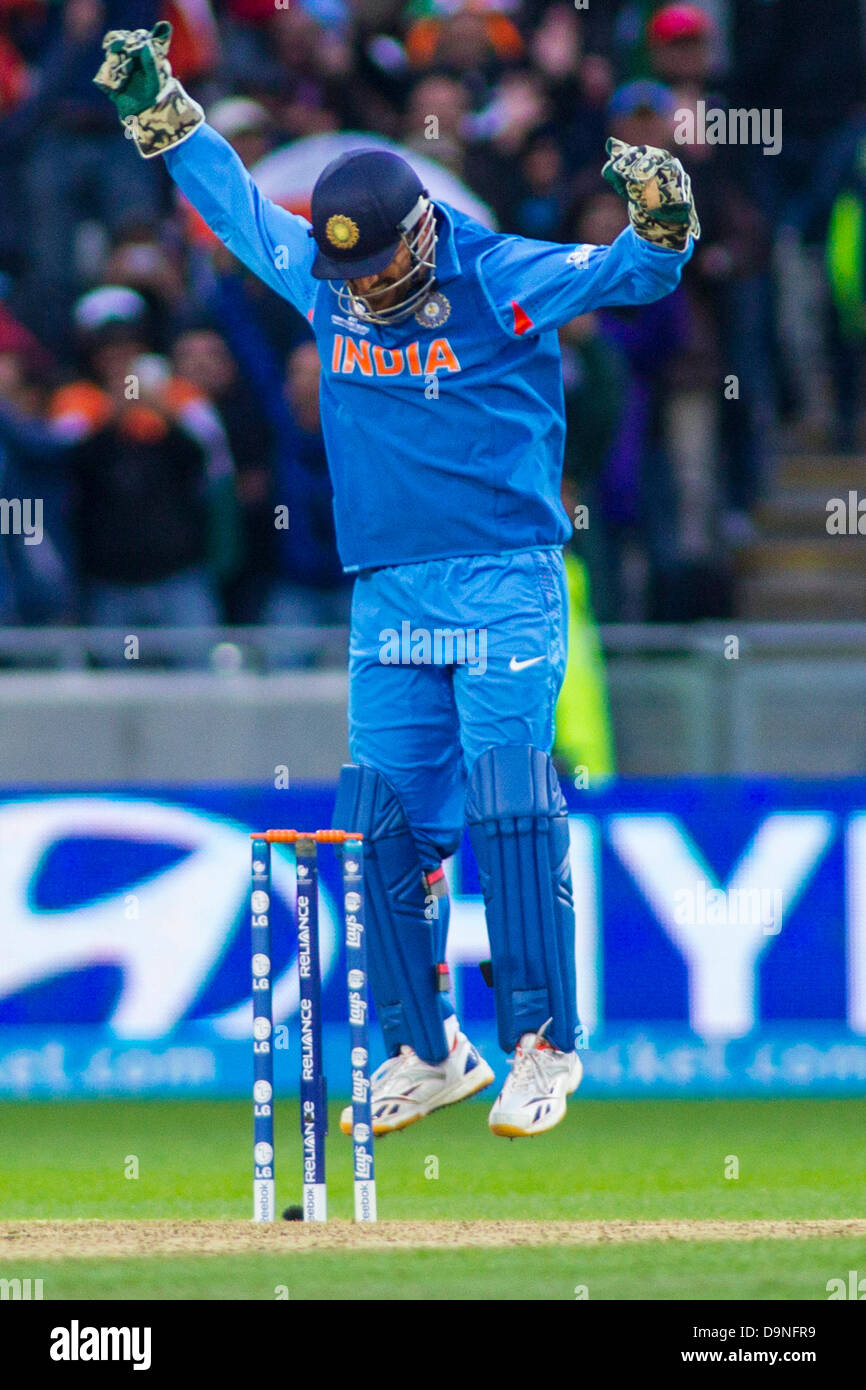 Indias captain mahendra dhoni icc champions trophy match edgbaston hi ...