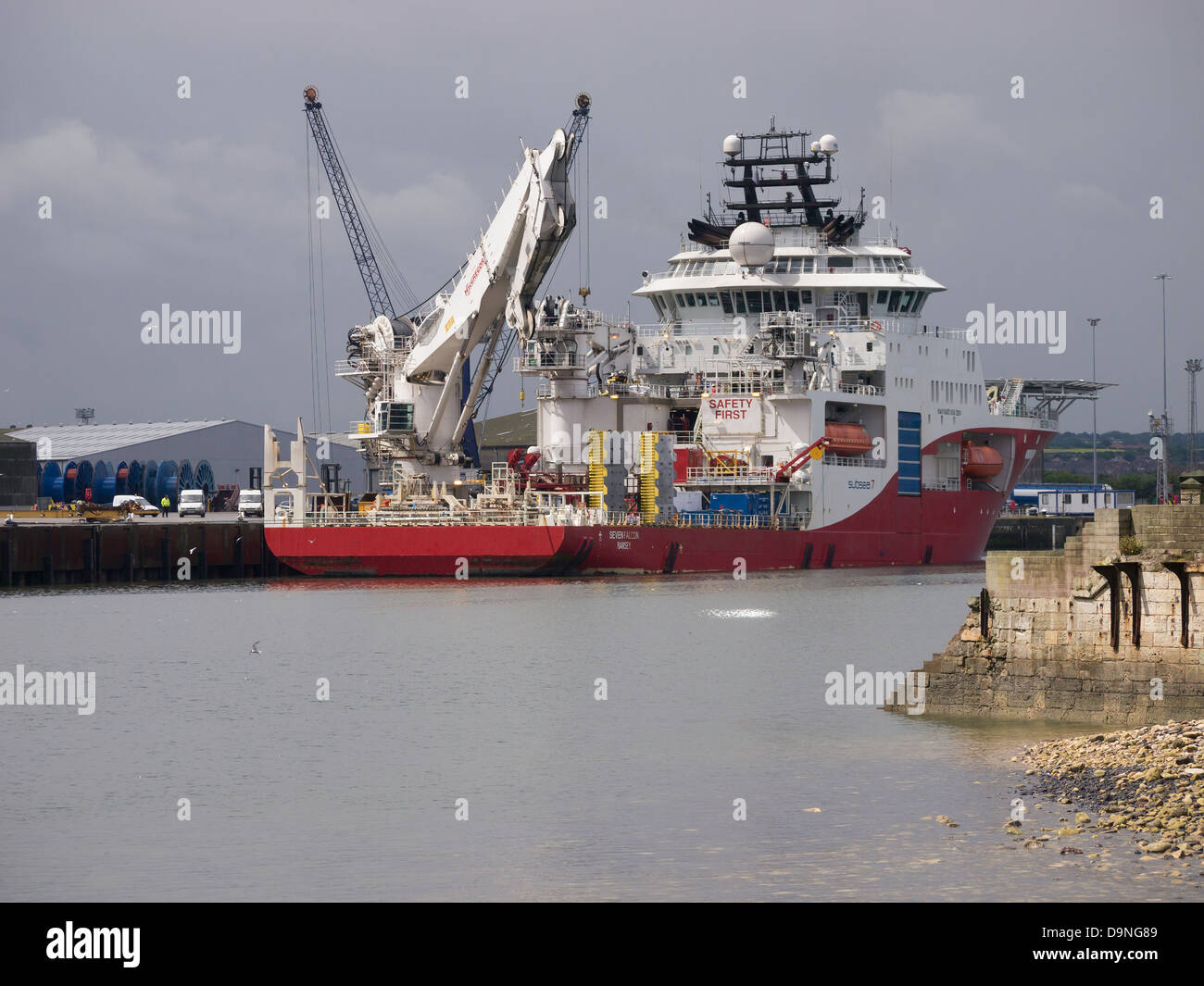 Advanced Diving Support Vessel "SEVEN FALCON" vessel IMO:9455167, built ...