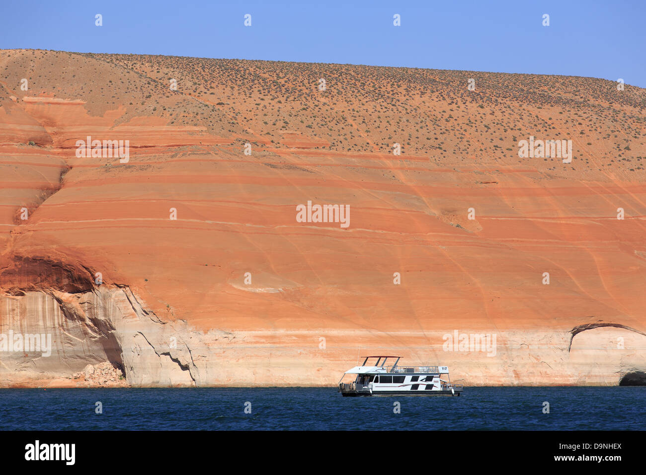 A houseboat under way in Bullfrog Bay at Lake Powell in Utah Stock ...