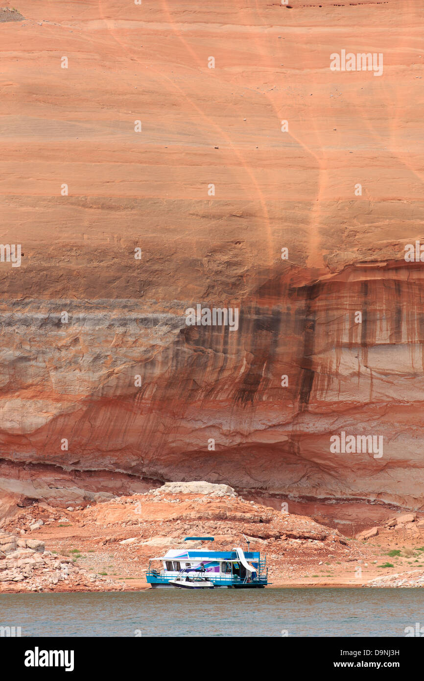 A beached houseboat in Bullfrog Bay at Lake Powell in Utah Stock Photo ...