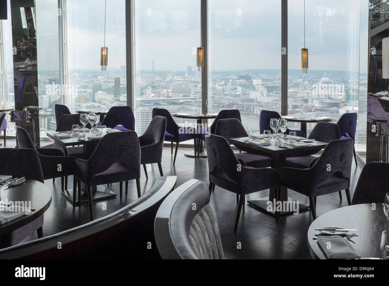 Aqua shard hi-res stock photography and images - Alamy