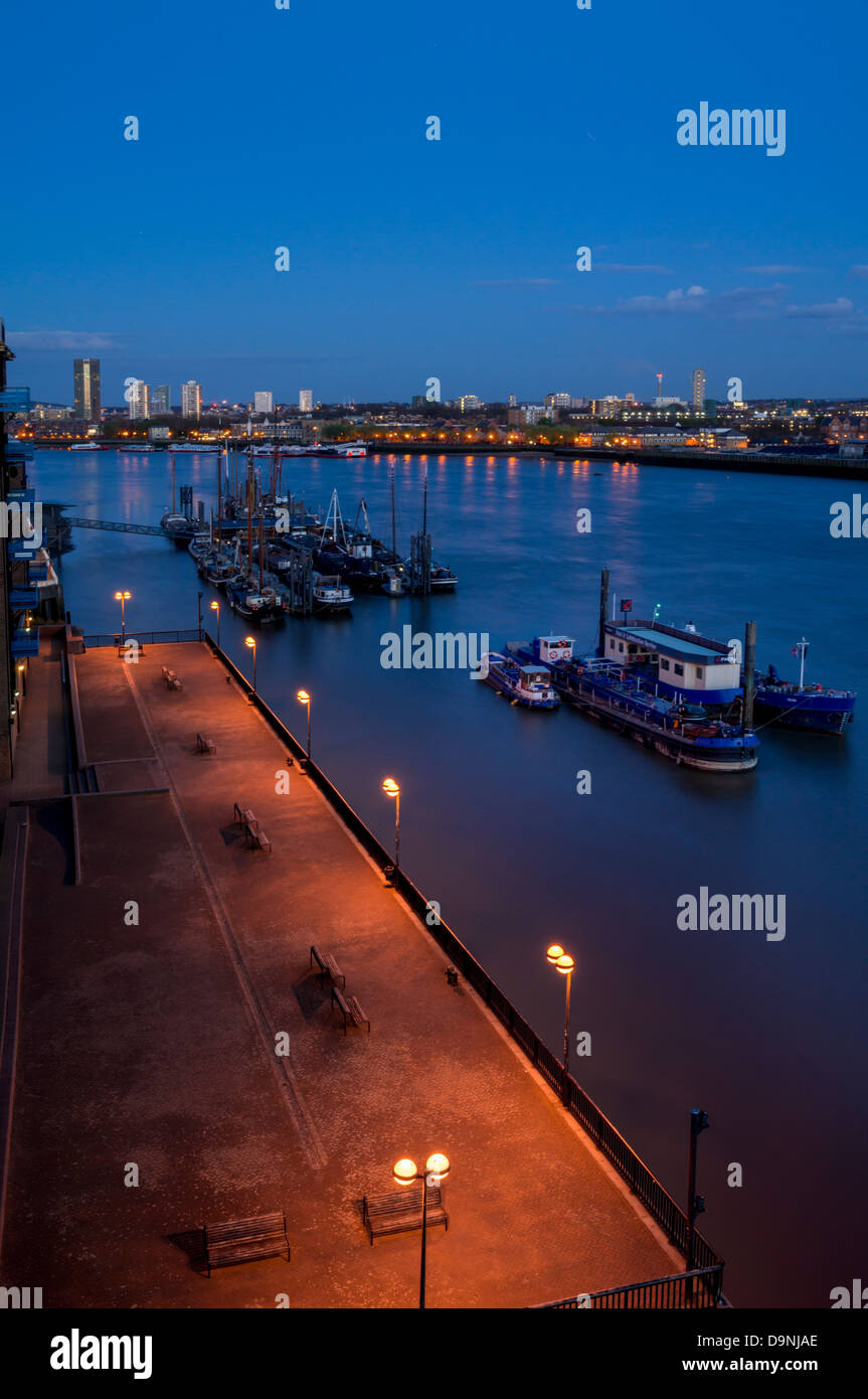 London waterfront hi-res stock photography and images - Alamy