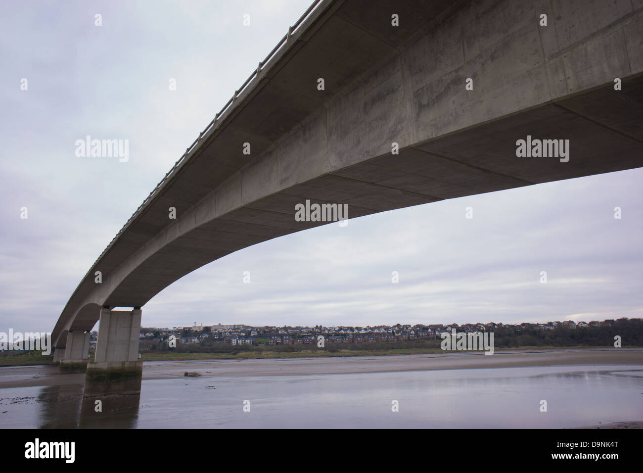 The Taw Bridge spanning the river Taw, Barntsaple, Devon Stock Photo ...