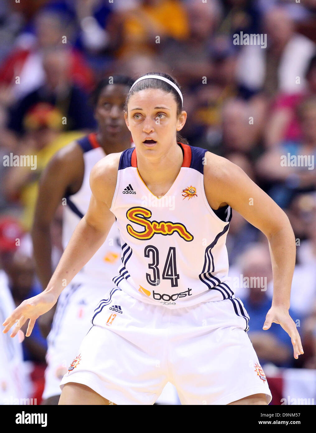 Uncasville, Connecticut, USA. 23rd June, 2013. Connecticut Sun guard ...