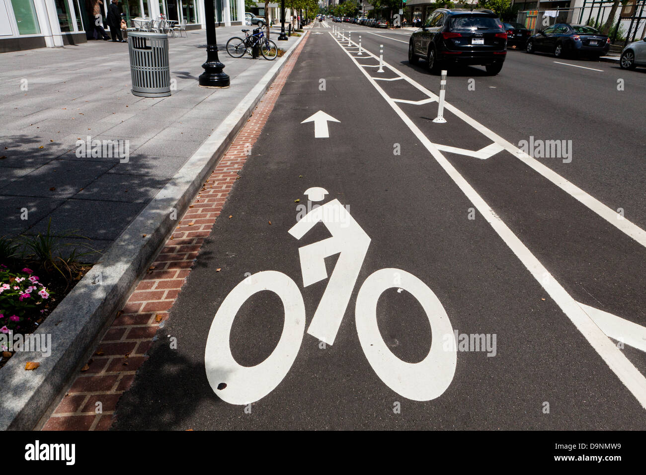 Cycle lane sign hi-res stock photography and images - Alamy