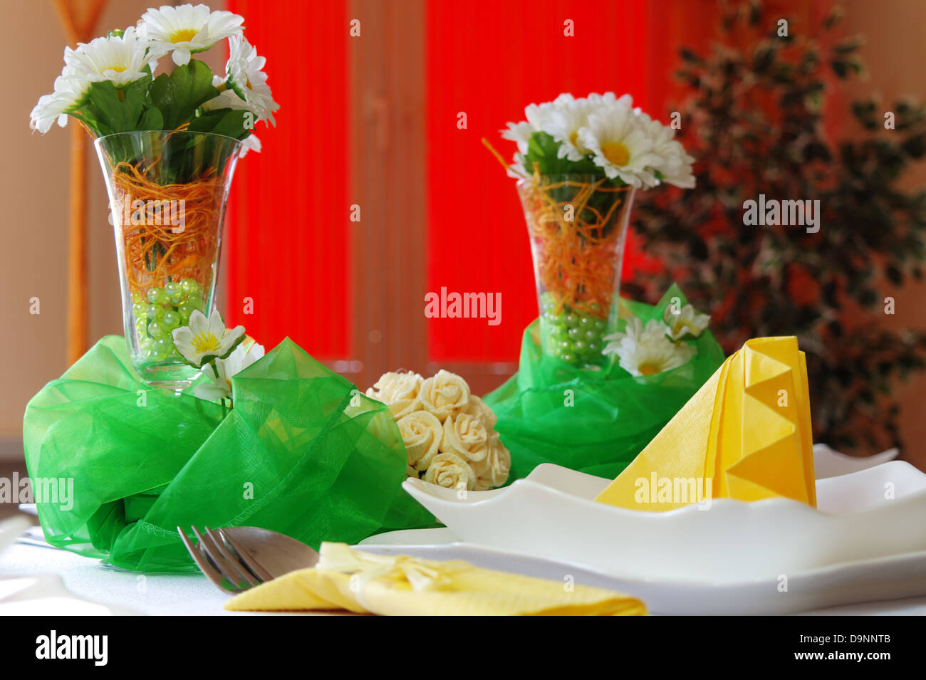 Luxurious tableware hi-res stock photography and images - Alamy