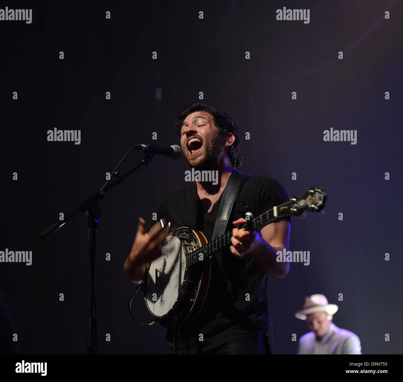Portsmouth, Virginia, USA. 22nd June, 2013. Singer and banjo player ...