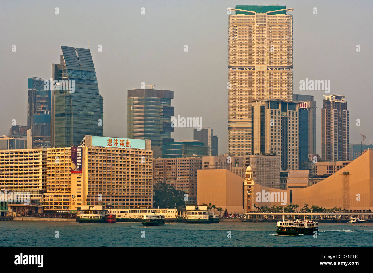 Victoria harbour skyline hi-res stock photography and images - Alamy