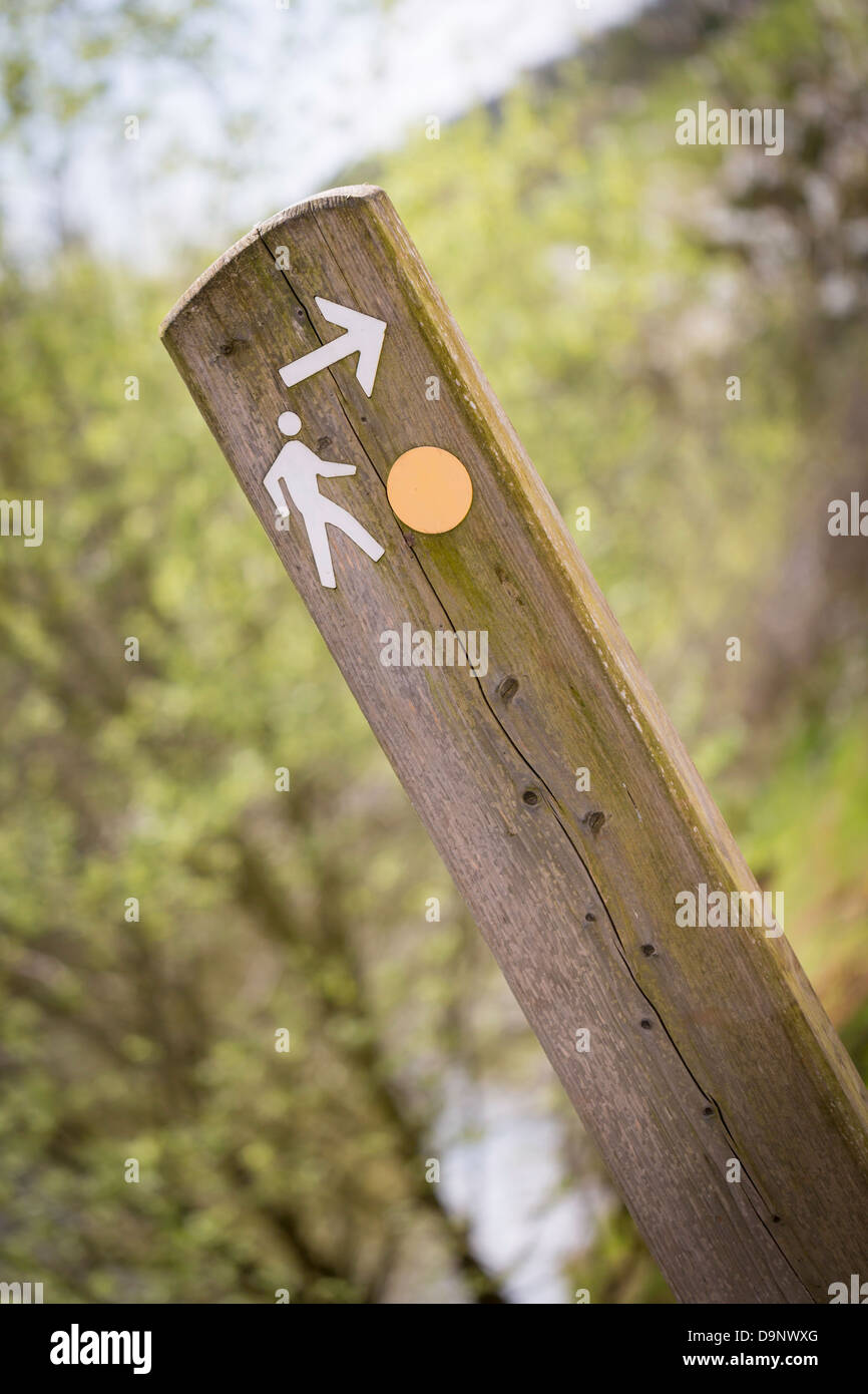 Wooden Sign Post In Uk Park Land Stock Photo - Alamy