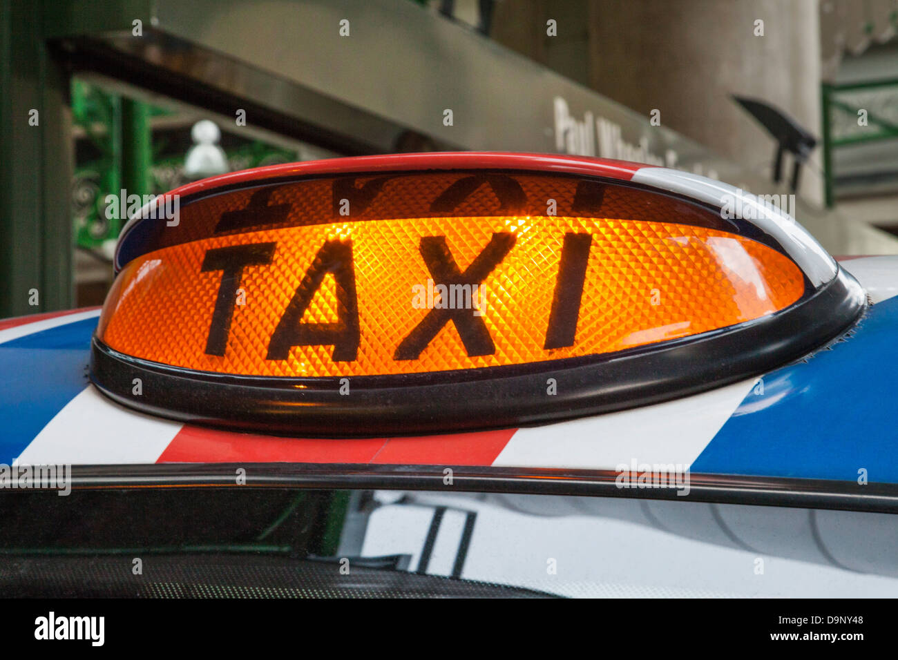 England, London, London Taxi Cab Sign Stock Photo - Alamy