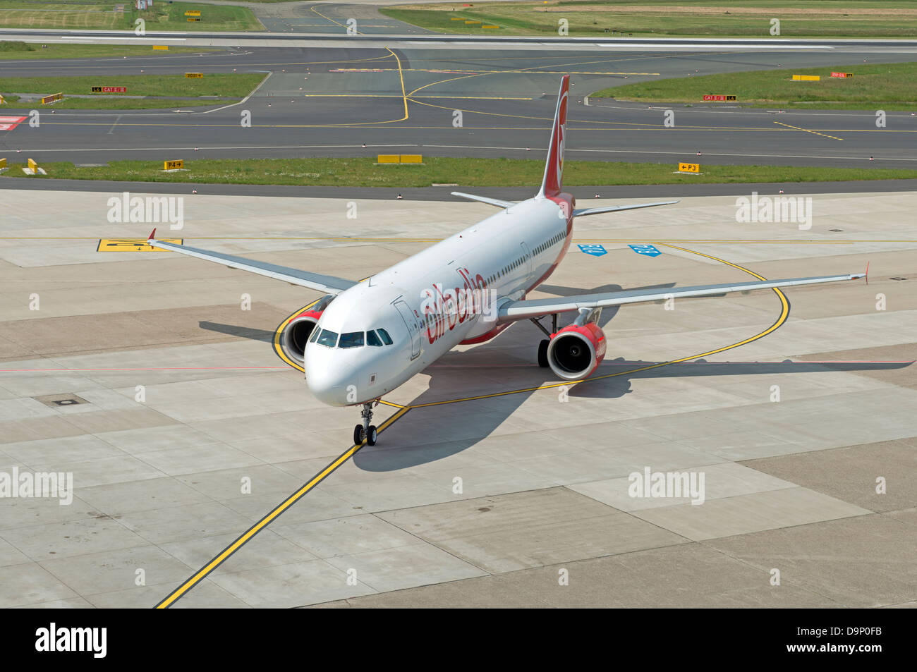 Berlin germany airbus a321 hi-res stock photography and images - Alamy