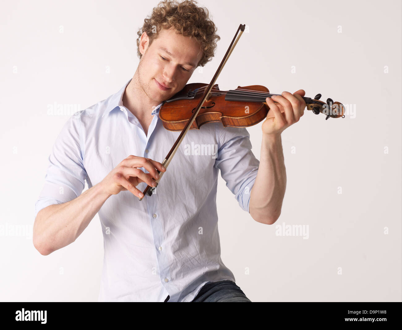 Man playing violin Stock Photo - Alamy