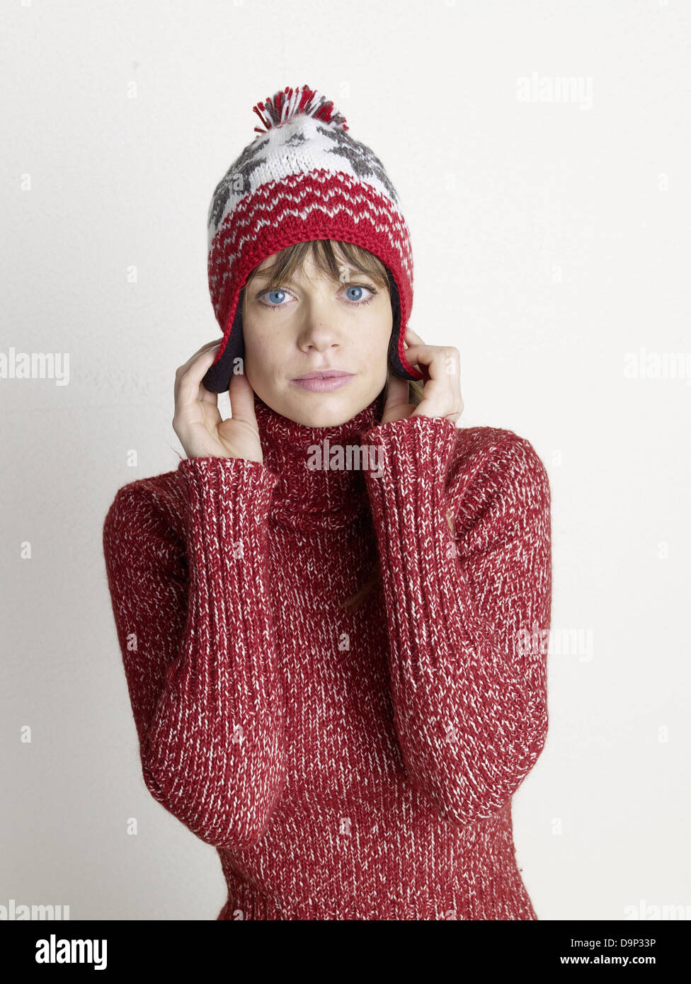 Woman wearing wooly hat hi-res stock photography and images - Alamy