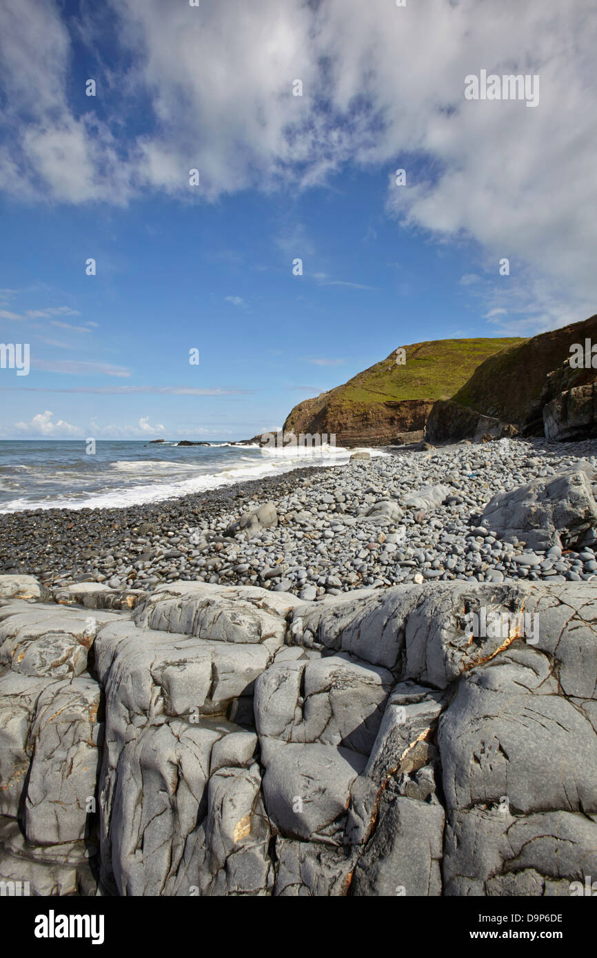 Shoreline rocks hi-res stock photography and images - Alamy