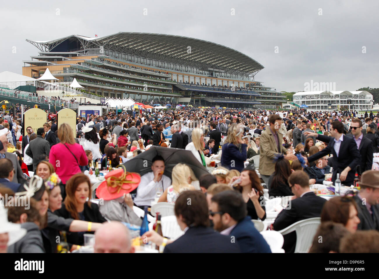 22.06.2013 - Ascot; Impressions: Racegoers enjoy the races at Royal ...