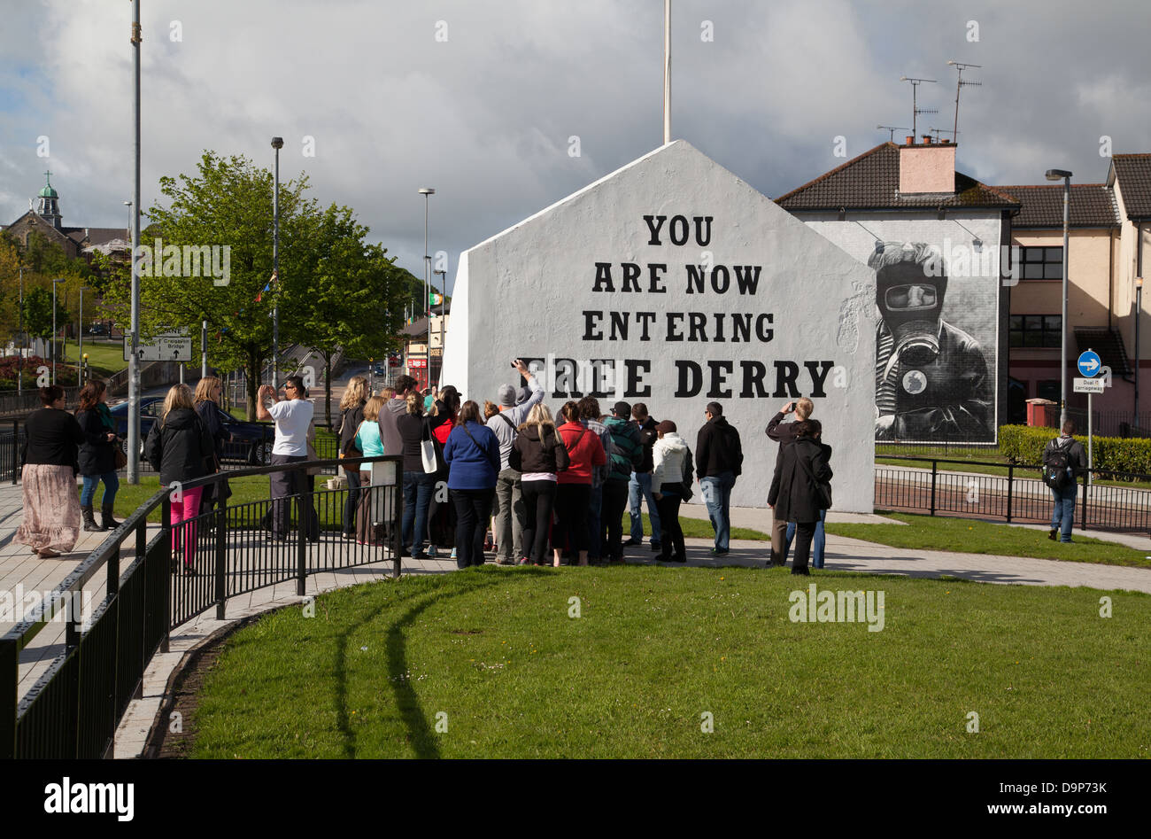 Free derry corner and murals hi-res stock photography and images - Alamy