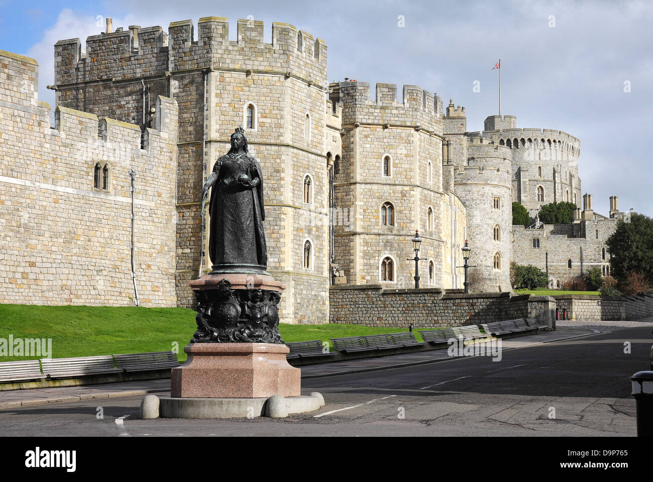 Windsor castle hi-res stock photography and images - Alamy