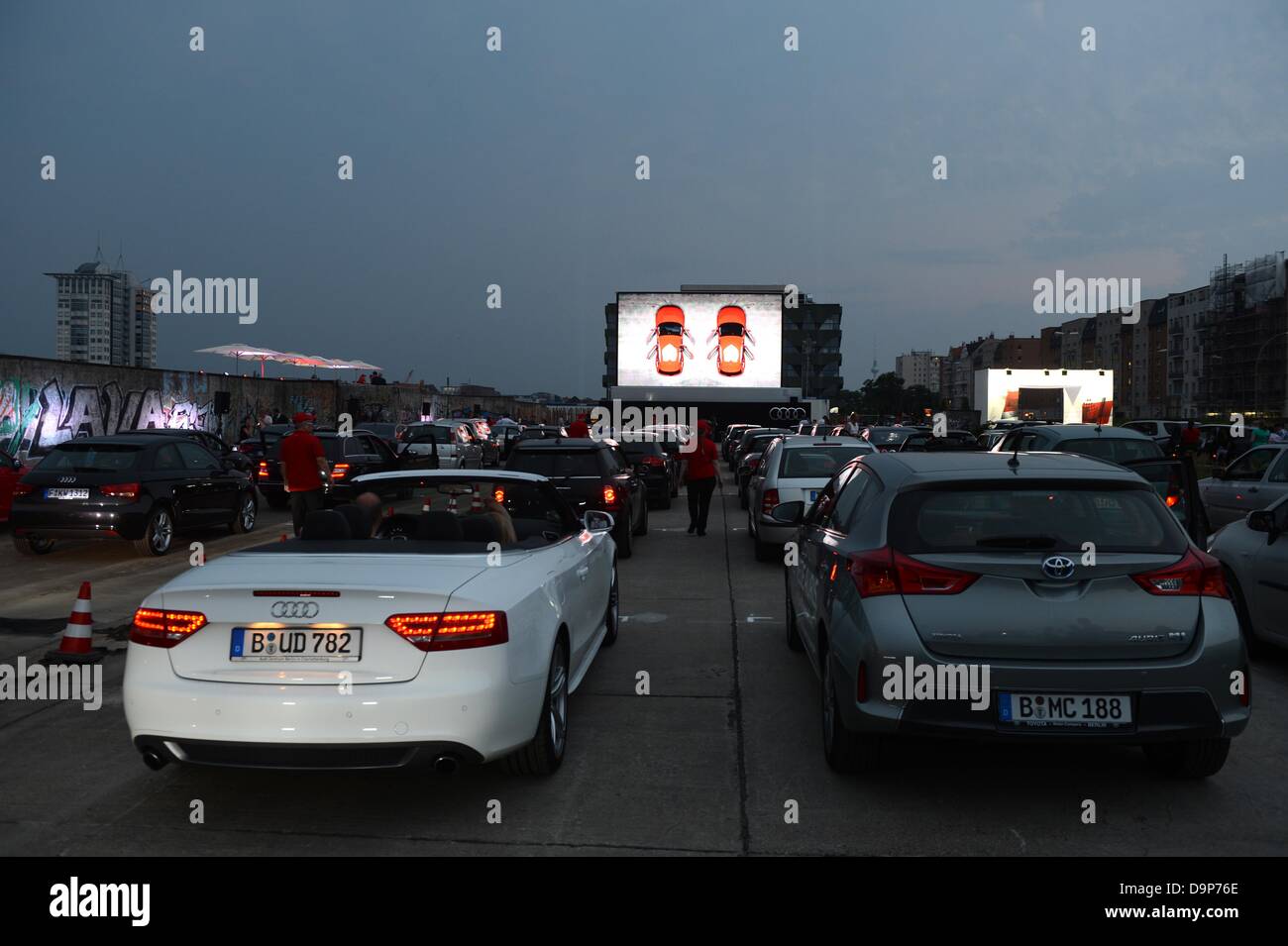 Cinema in the car hi-res stock photography and images - Alamy
