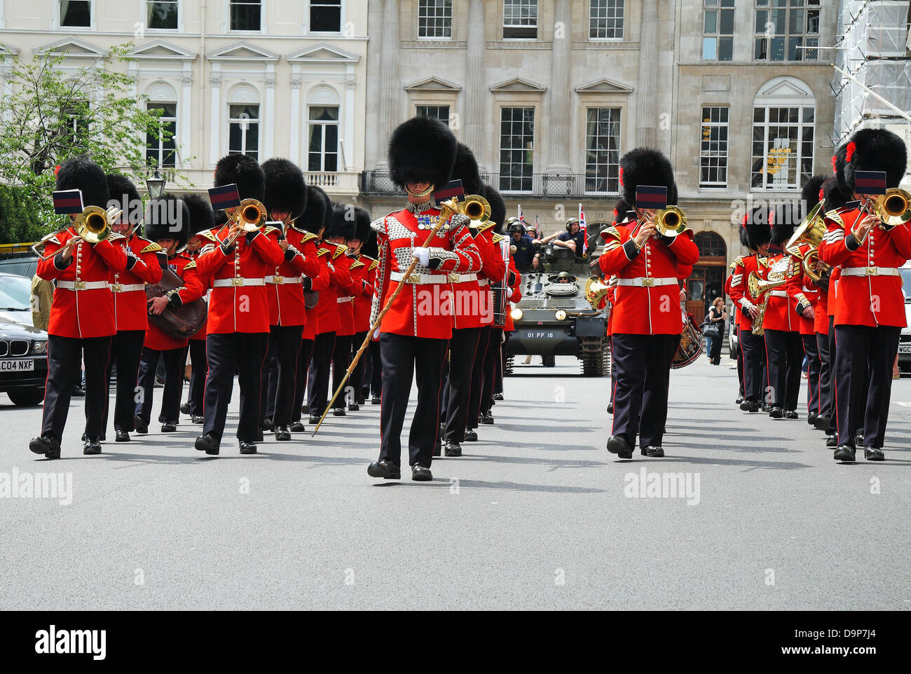 Coldstream guards uniform hi-res stock photography and images - Alamy
