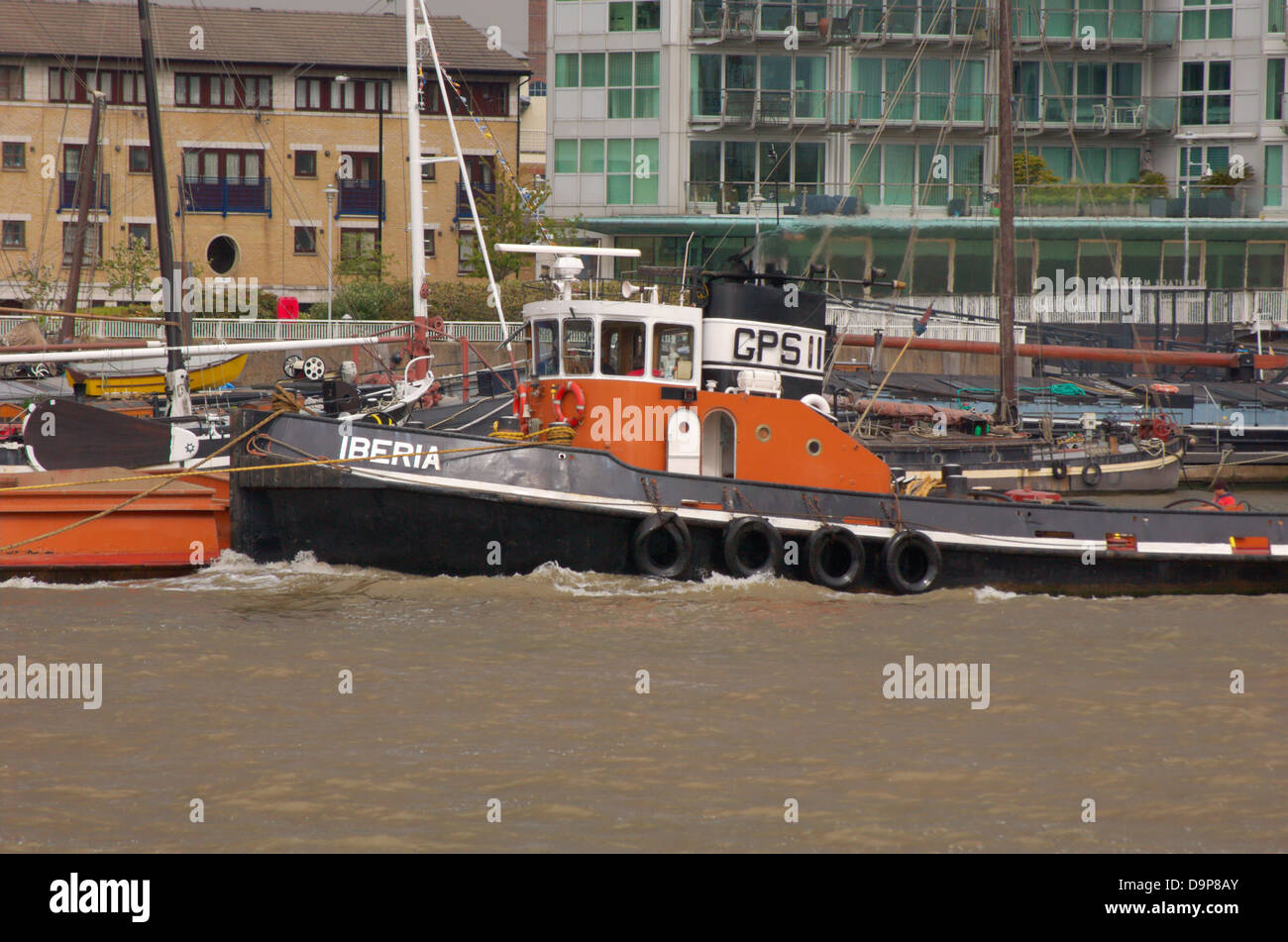 Tug on the River Thames in London, England Stock Photo - Alamy