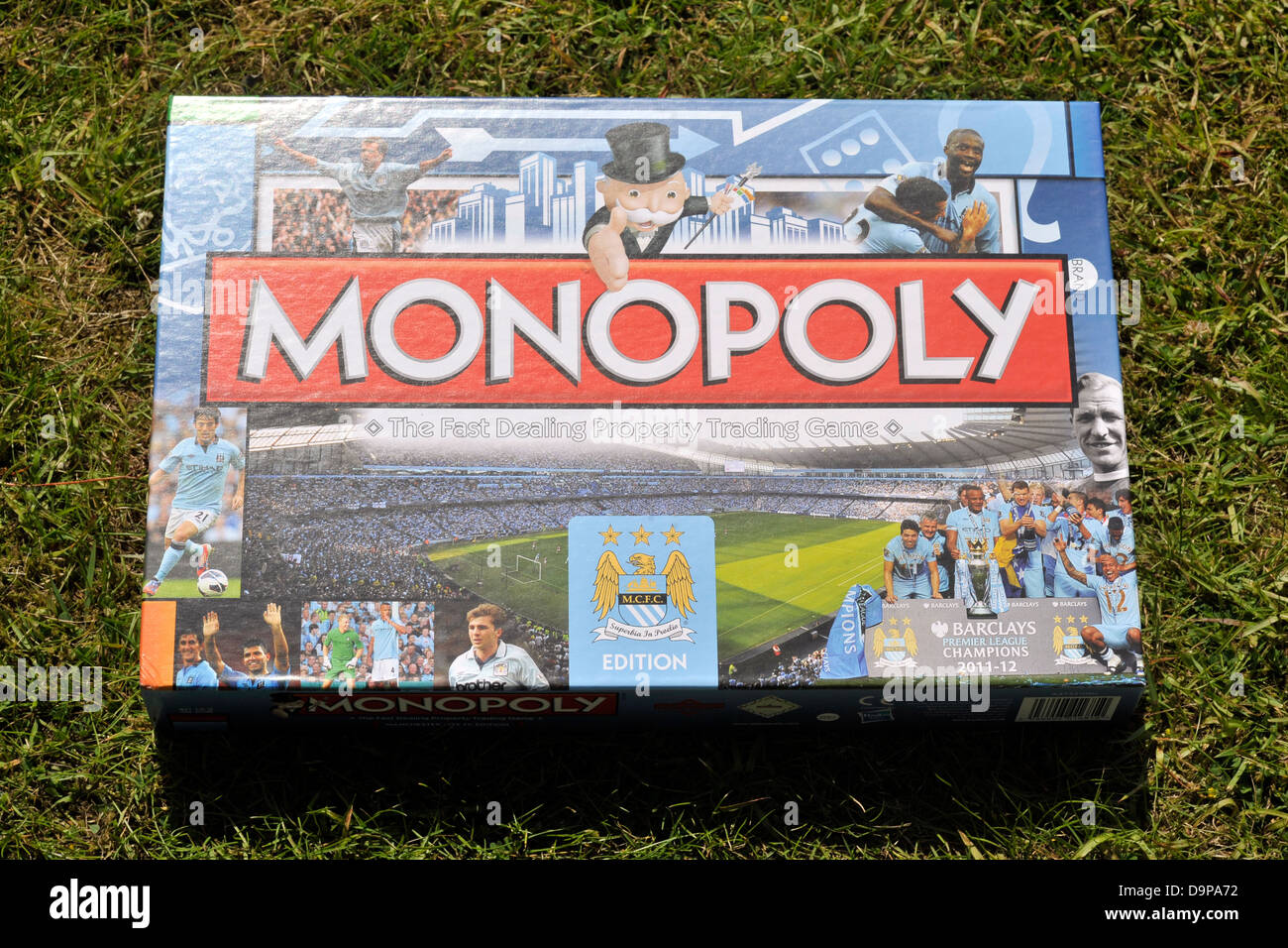 Monopoly board game box hi-res stock photography and images - Alamy