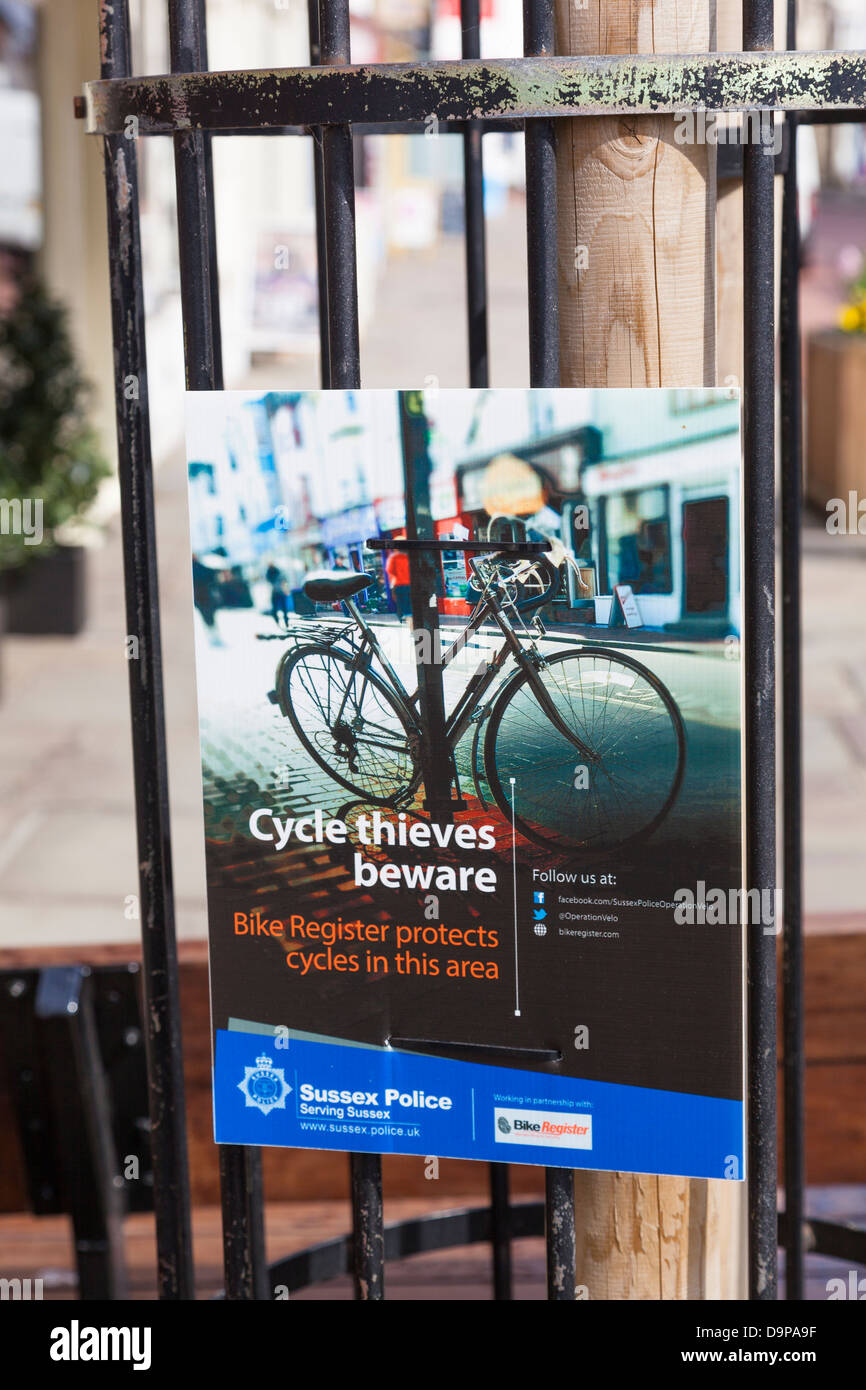 Thieves beware sign hi-res stock photography and images - Alamy