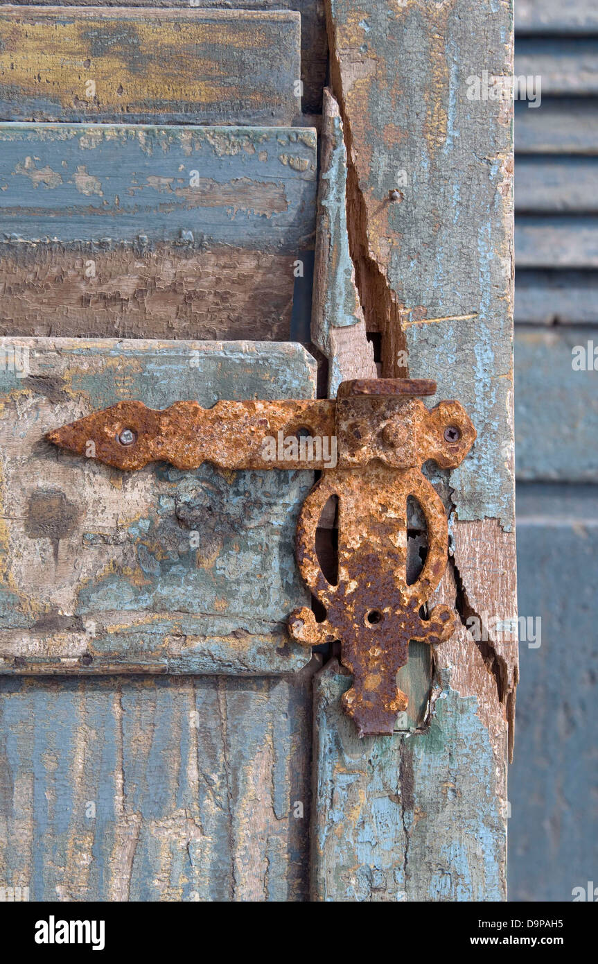 Rusty door lock Stock Photo - Alamy