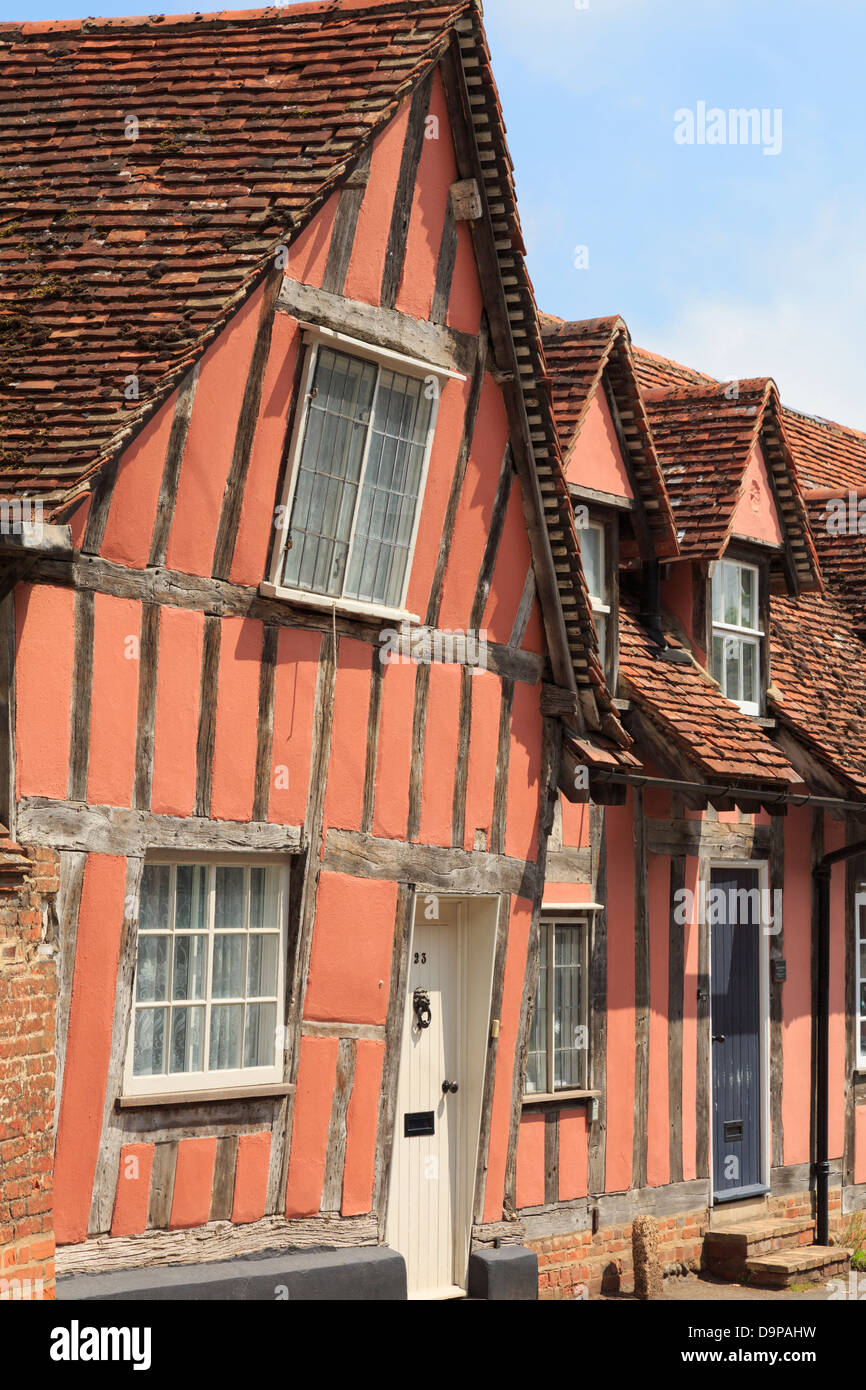 Half timbered medieval cottages hi-res stock photography and images - Alamy