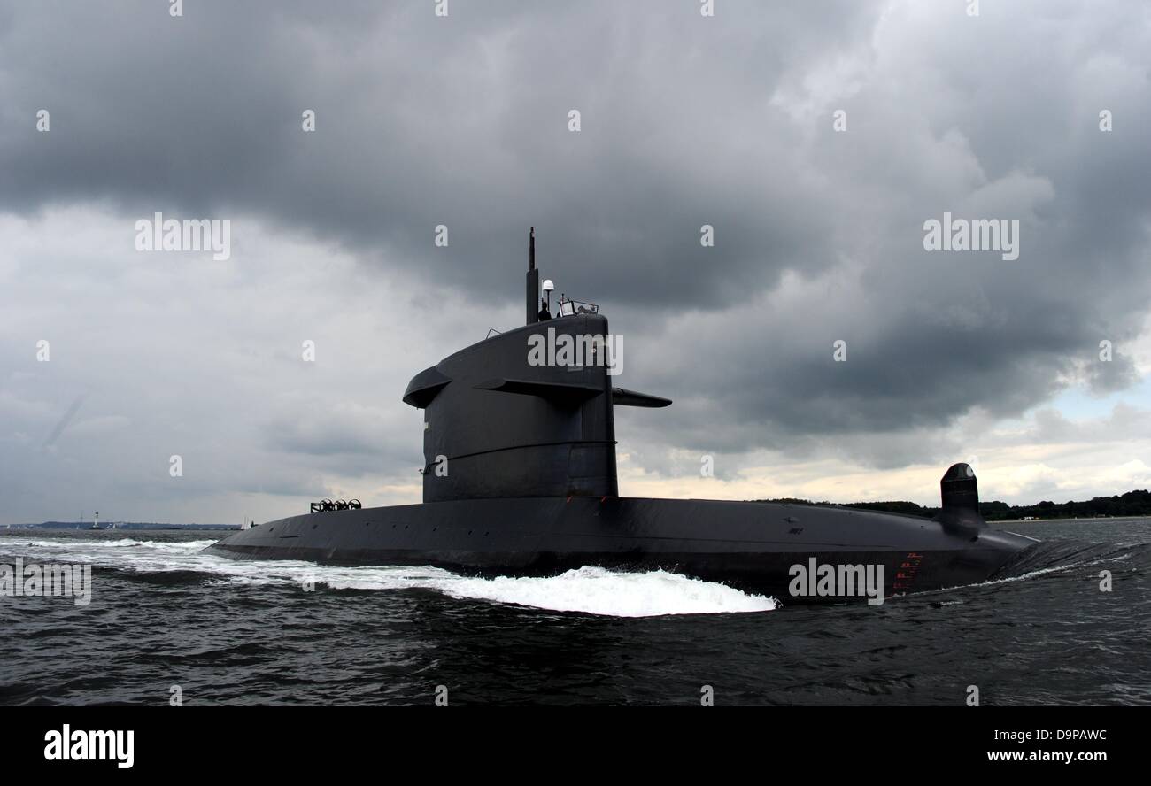 Dutch submarine Dolfijn makes for the Baltic Sea off Kiel-Schilksee ...