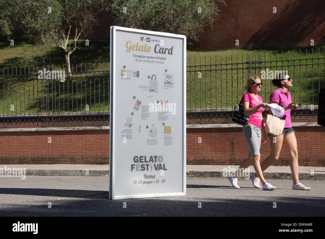Gelato sign rome hi-res stock photography and images - Alamy