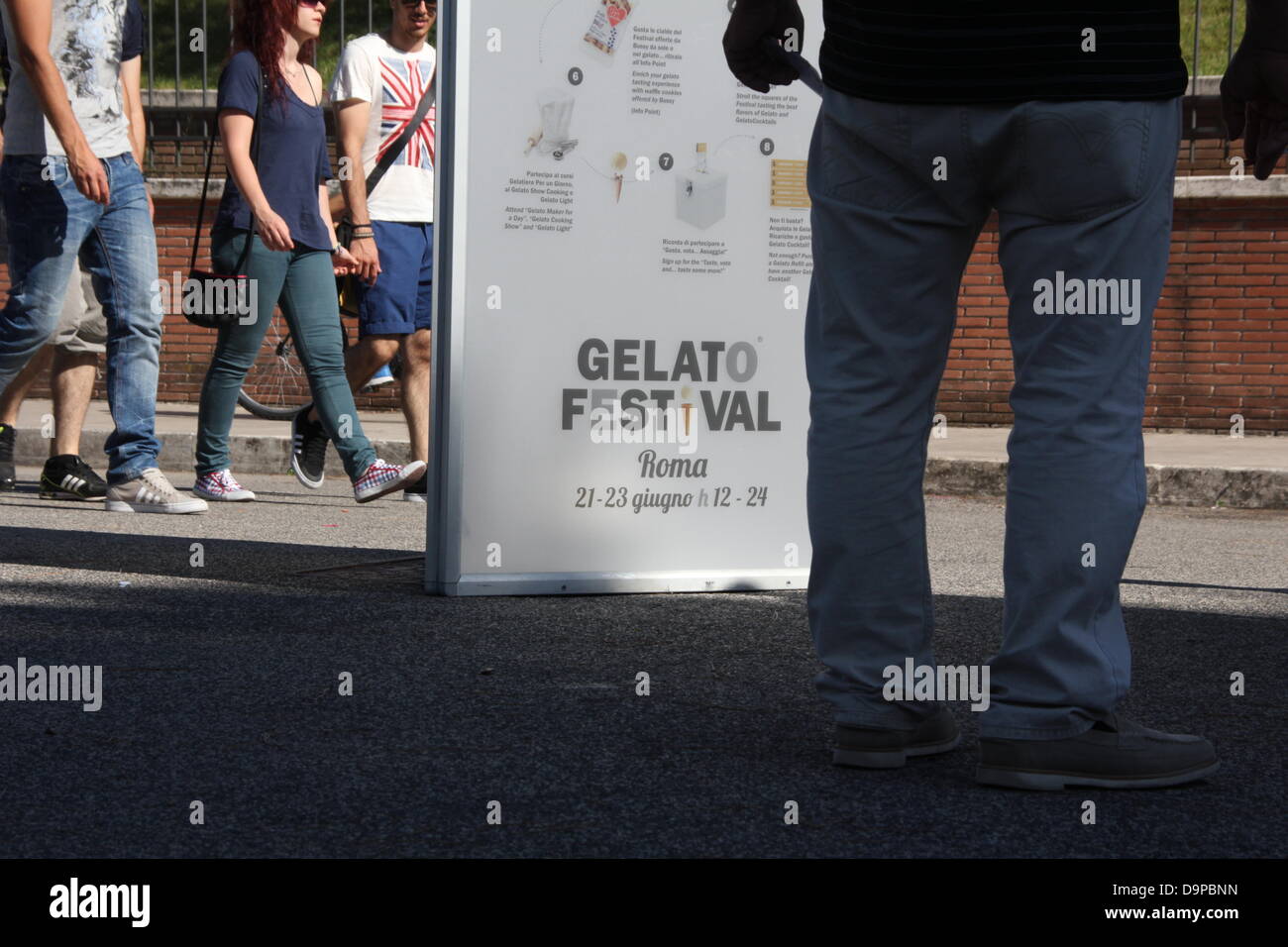 Gelato sign rome hi-res stock photography and images - Alamy