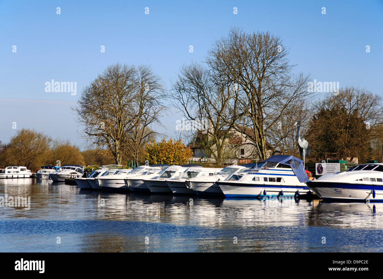 Norfolk broads boats hi-res stock photography and images - Alamy