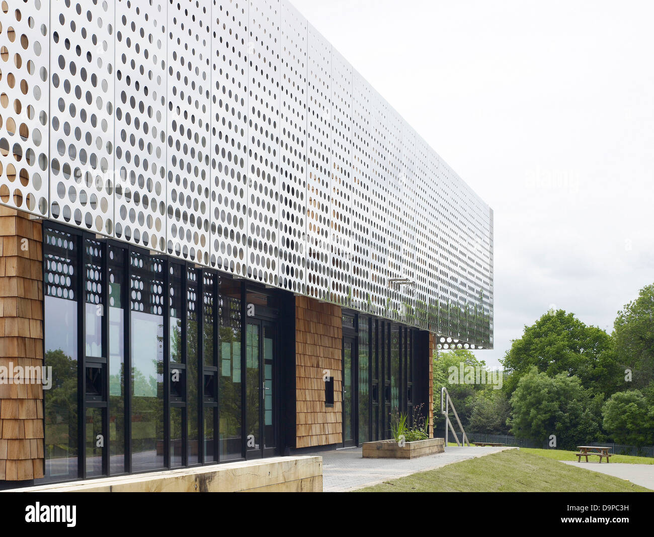 Hayes Primary School, Croydon, United Kingdom. Architect: Hayhurst and ...