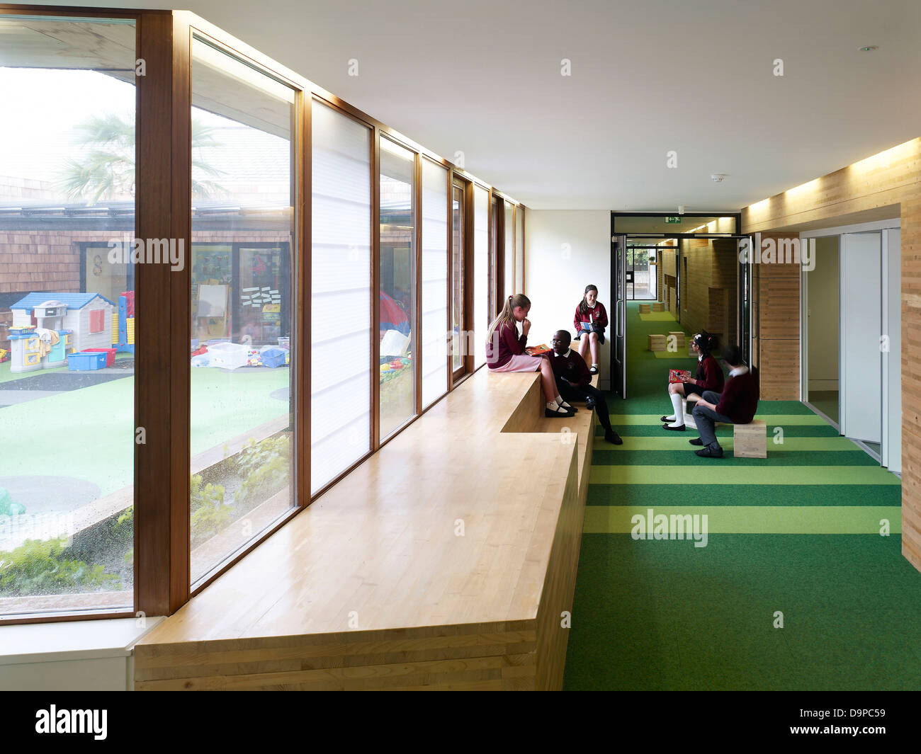 Hayes Primary School, Croydon, United Kingdom. Architect: Hayhurst and ...