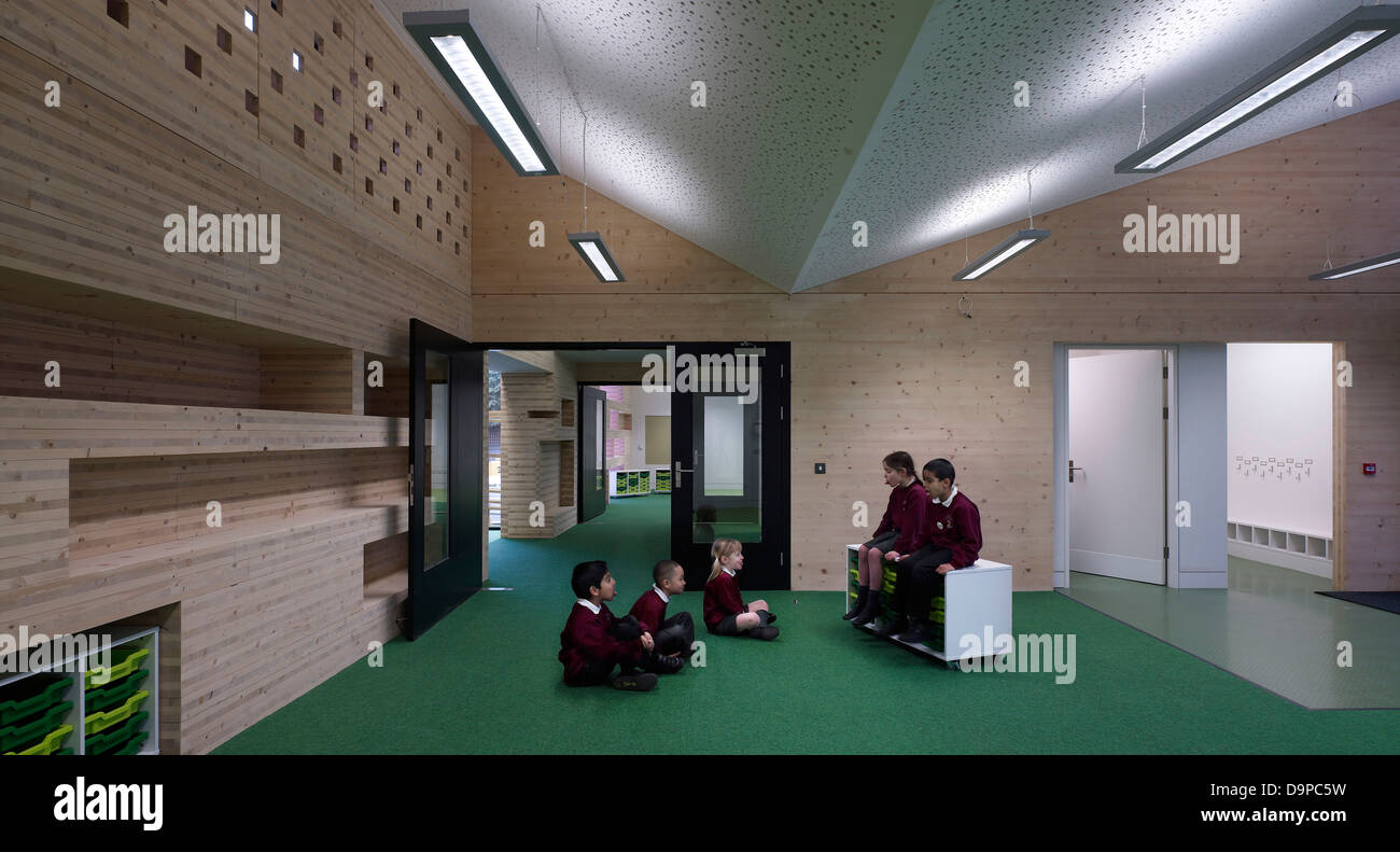 Hayes Primary School, Croydon, United Kingdom. Architect: Hayhurst and ...