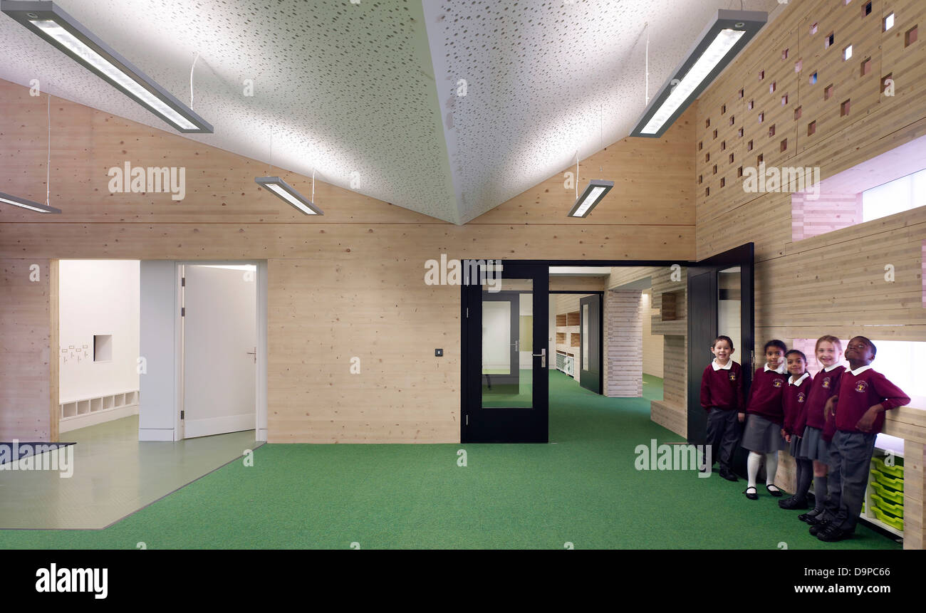 Hayes Primary School, Croydon, United Kingdom. Architect: Hayhurst and ...