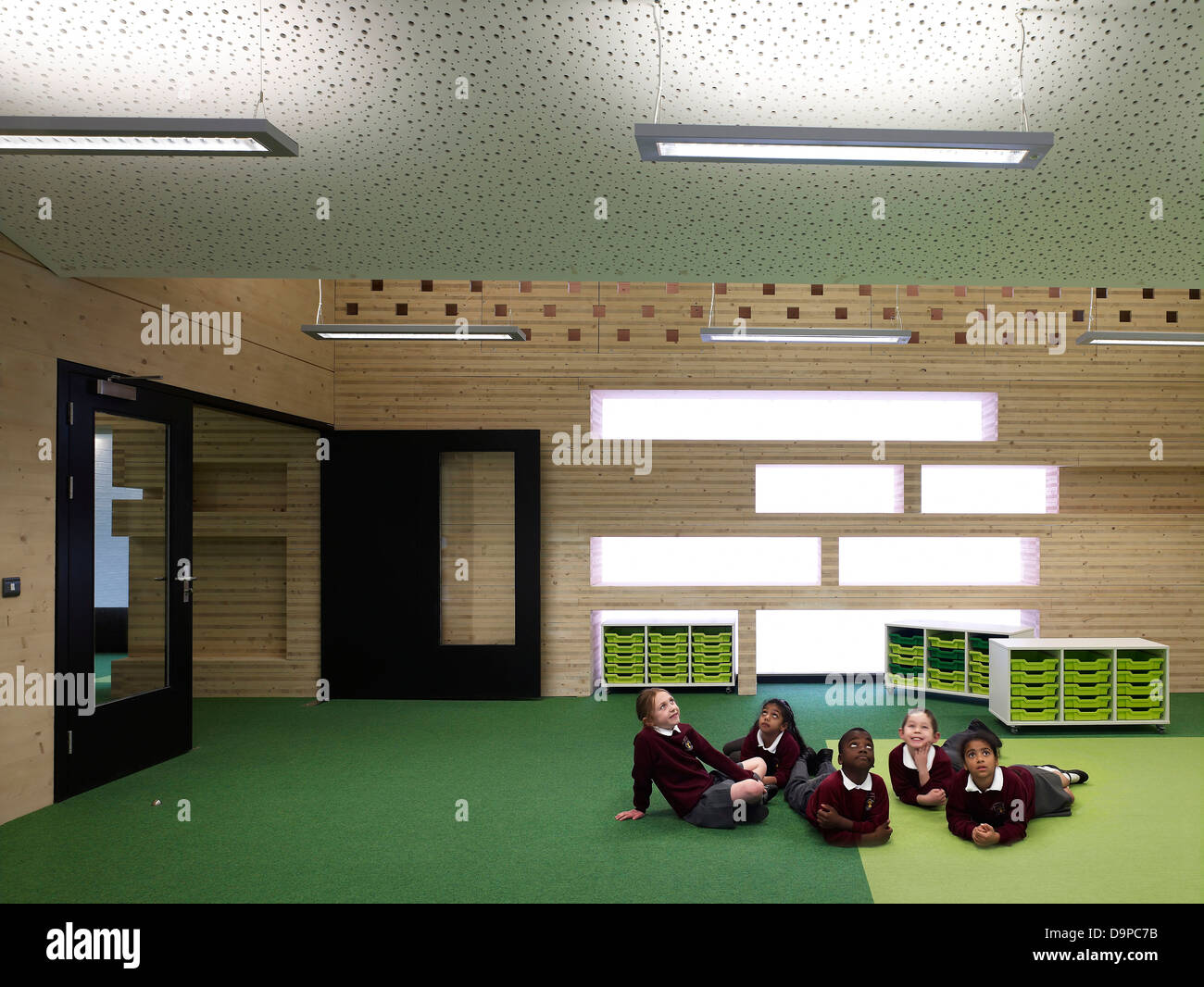Hayes Primary School, Croydon, United Kingdom. Architect: Hayhurst and ...