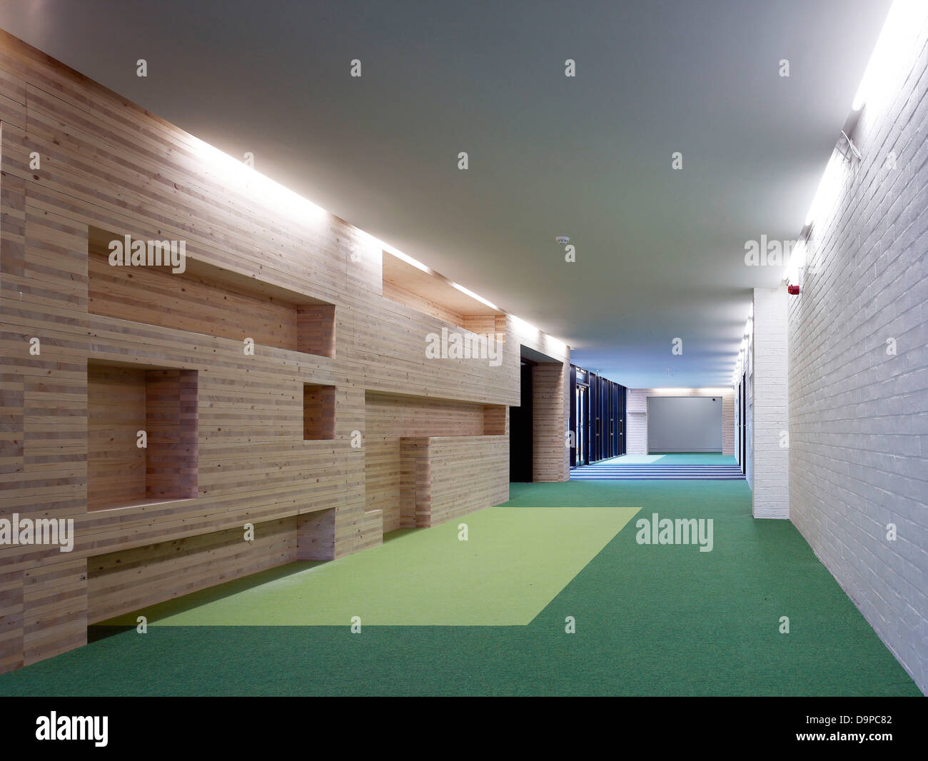 Hayes Primary School, Croydon, United Kingdom. Architect: Hayhurst and ...