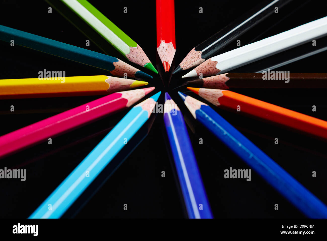 Colored pencils in circle hi-res stock photography and images - Alamy