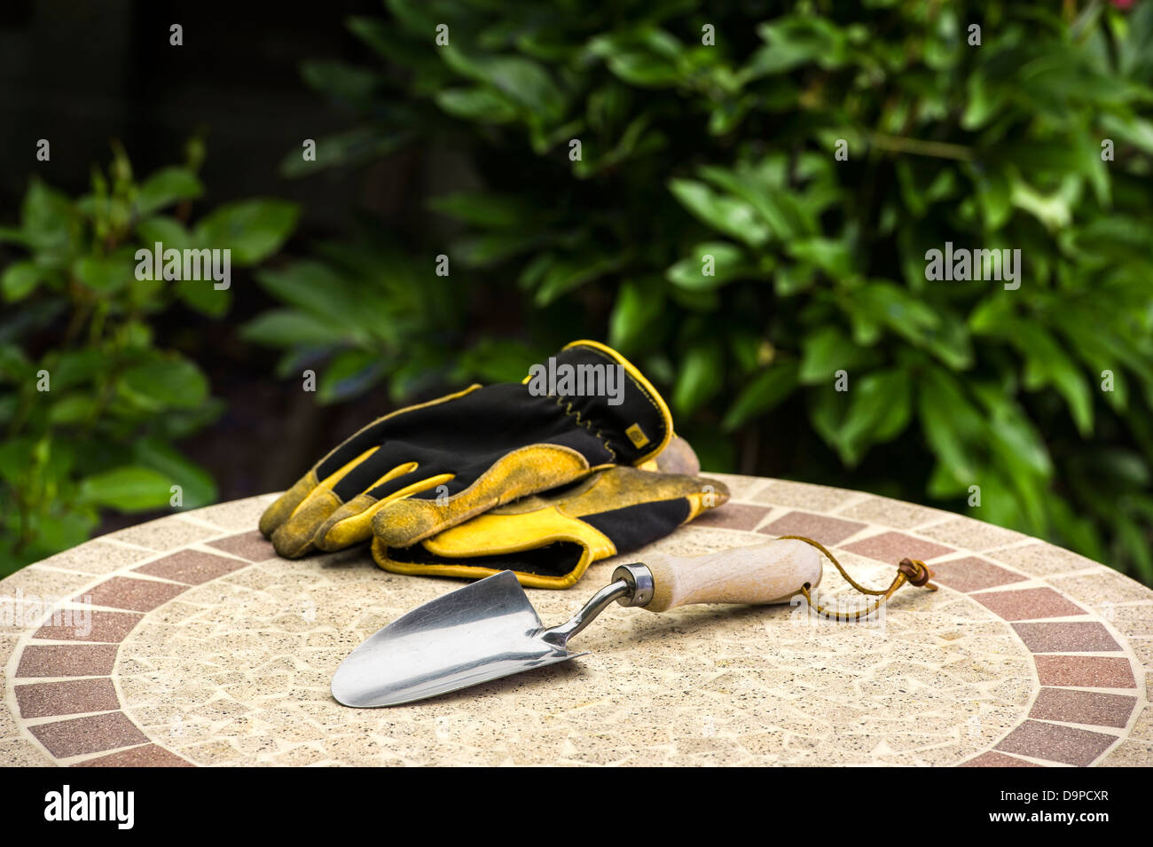 Hand trowel hi-res stock photography and images - Alamy