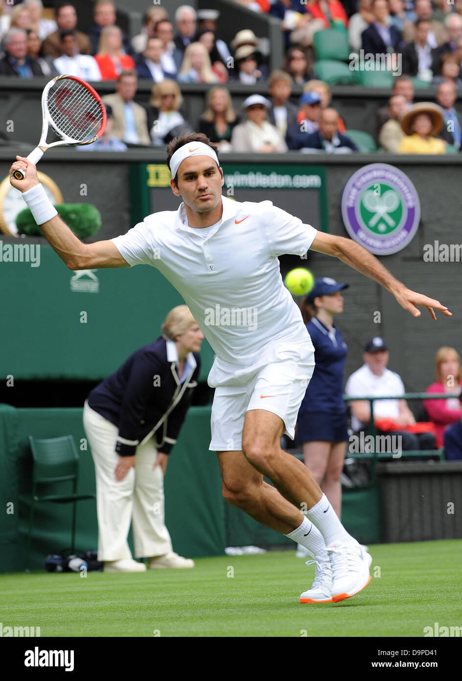 ROGER FEDERER SWITZERLAND THE ALL ENGLAND TENNIS CLUB WIMBLEDON LONDON ...