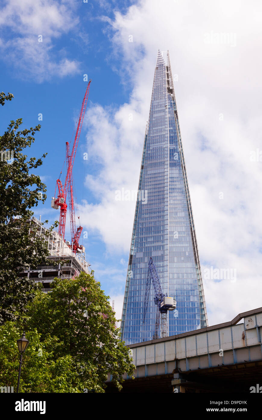 The shard construction hi-res stock photography and images - Alamy