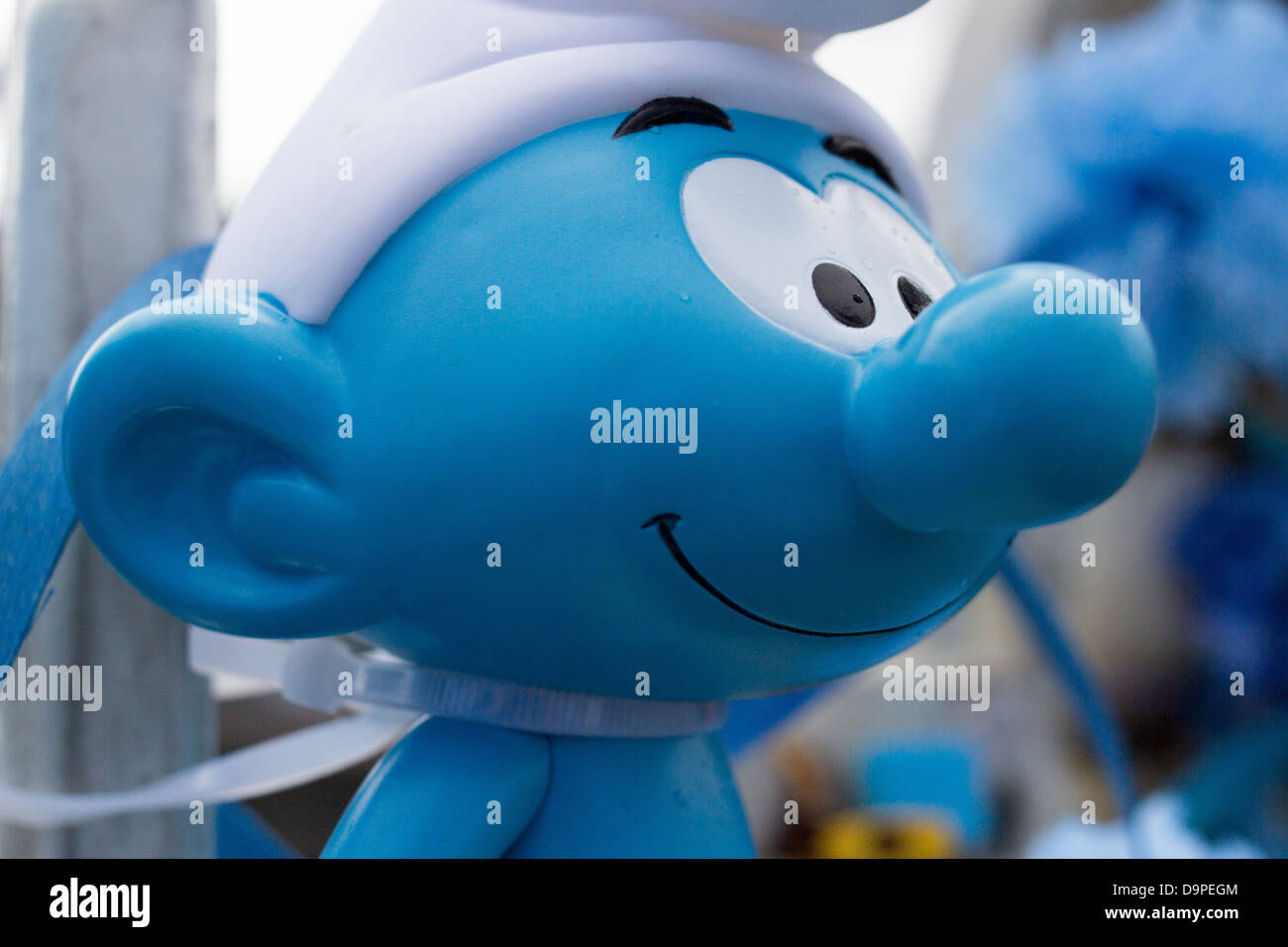 Figurine of a smurf attached to the Ha'penny Bridge Stock Photo - Alamy