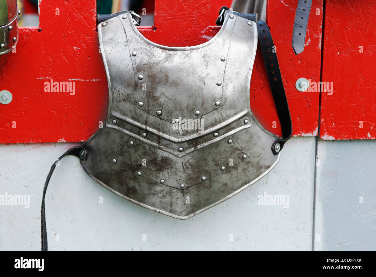 Knights shield hi-res stock photography and images - Alamy