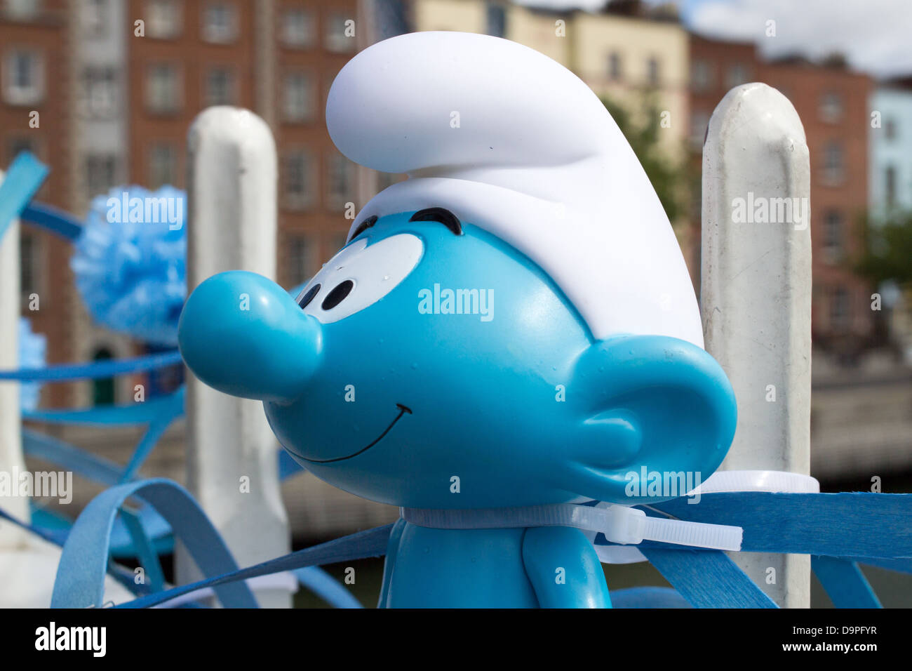Figurine of a smurf attached to the Ha'penny Bridge Stock Photo - Alamy